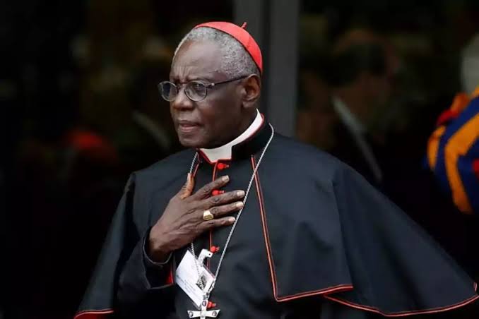 Quem é o cardeal Robert Sarah? o preferido dos conservadores para ser o ...